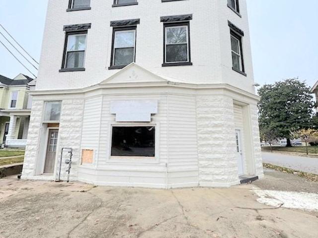 1 Bedroom Unit located near U of L Baseball Stadiu