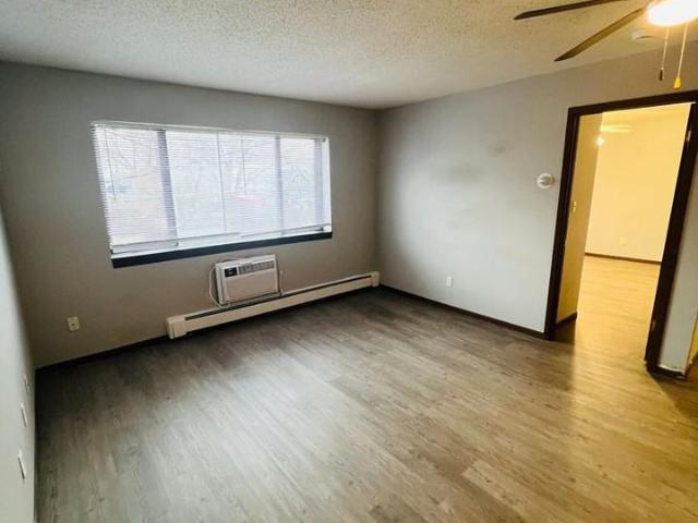 1 Bedroom Units Available 1 Bedroom Apartment for Rent at 640 16th Ave Sw, Cedar Rapids, IA 52404 Taylor