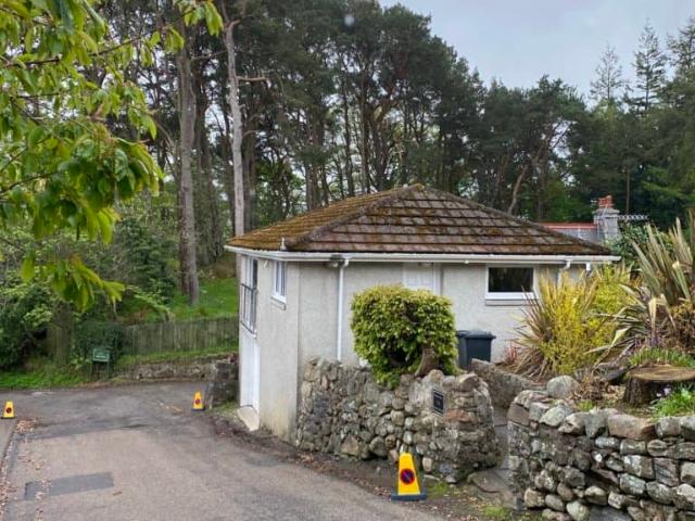 1 bedroomed cottage style property