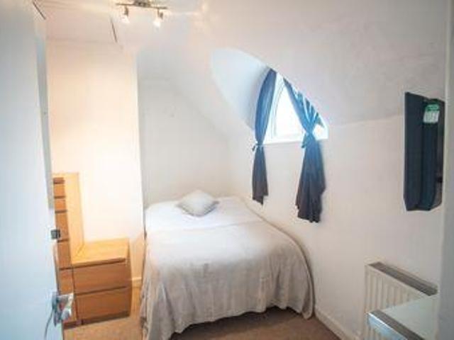 1 Bedrooms Maisonette for rent in Bromells Road, Clapham North SW4