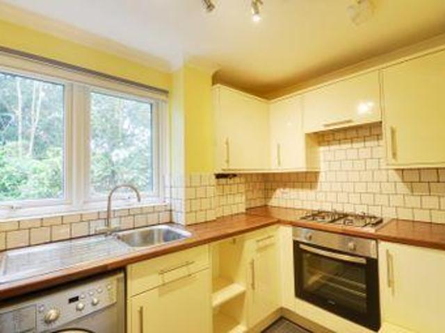 1 Bedrooms Maisonette for rent in Murray Road, Northwood HA6