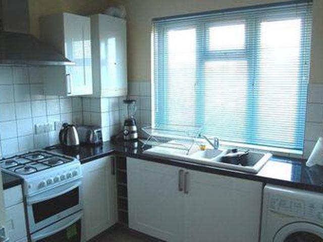 1 Bedrooms Maisonette for rent in New Close, London SW19