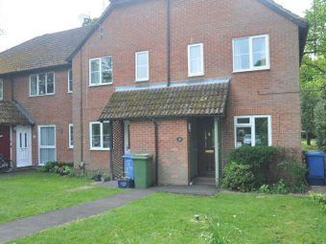 1 Bedrooms Maisonette for sale in Vesey Close, Farnborough GU14