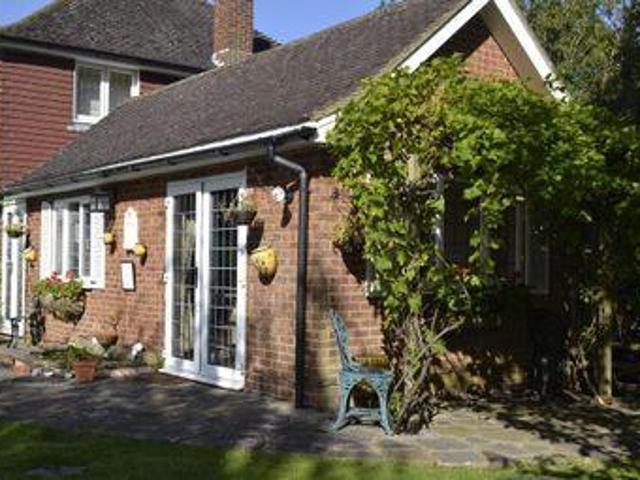1 Bedrooms Bungalow for rent in Broadlands House, Whatlington TN33