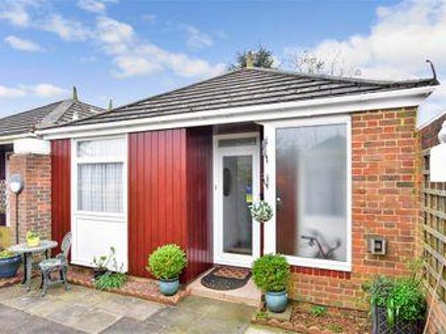 1 Bedrooms Bungalow for sale in The Orchard, Hassocks, West Sussex BN6