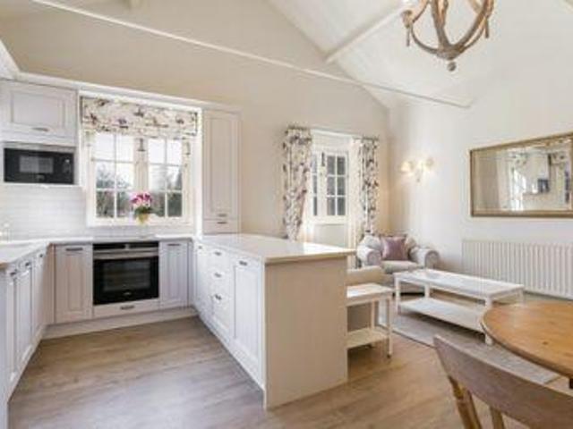 1 Bedrooms Cottage for rent in Hatchet Lane, Winkfield, Windsor SL4