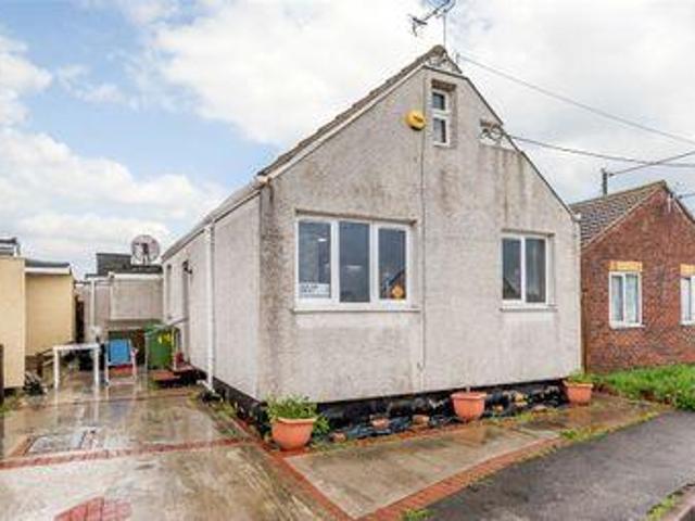 1 Bedrooms Detached bungalow for sale in Sea Crescent, Jaywick, Clacton On Sea, Essex CO15