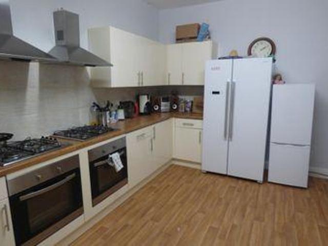1 Bedrooms Detached house for rent in Oystermouth Road, Swansea SA1