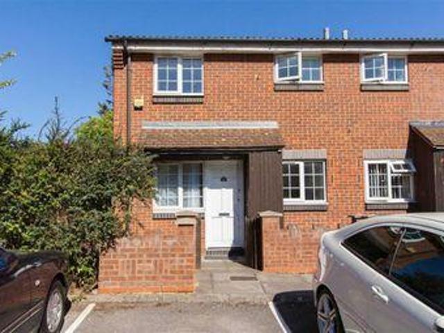 1 Bedrooms Detached house for rent in Cromwell Close, London W3