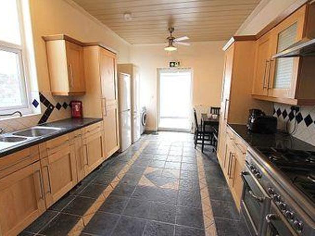 1 Bedrooms Detached house for rent in Harrowdene Road, Knowle, Bristol BS4