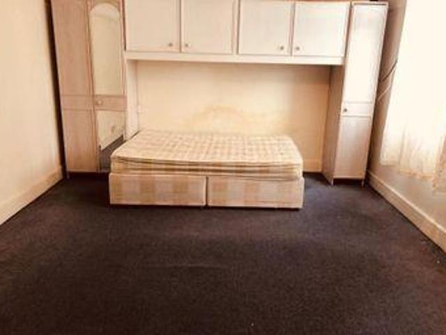 1 Bedrooms Detached house for rent in Hook Rise, Surbiton KT6