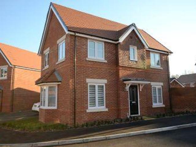 1 Bedrooms Detached house for rent in Red Kite Close, Calcot, Reading, Berkshire RG31