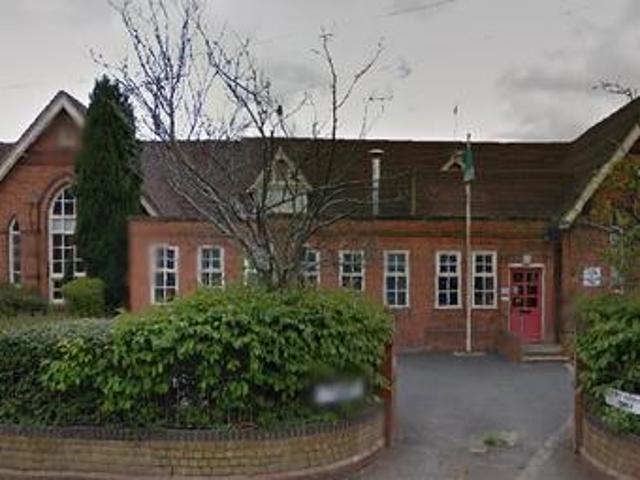 1 Bedrooms Detached house for rent in Stoke Road, Bromsgrove B60