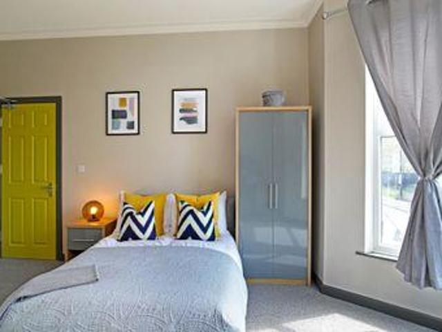 1 Bedrooms End terrace house for rent in Stanningley Road, Leeds LS13