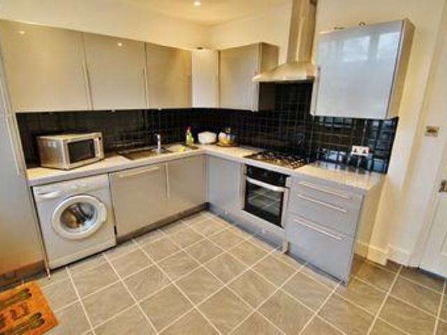1 Bedrooms Flat for rent in 3 The Broadway, Woodford Green IG8