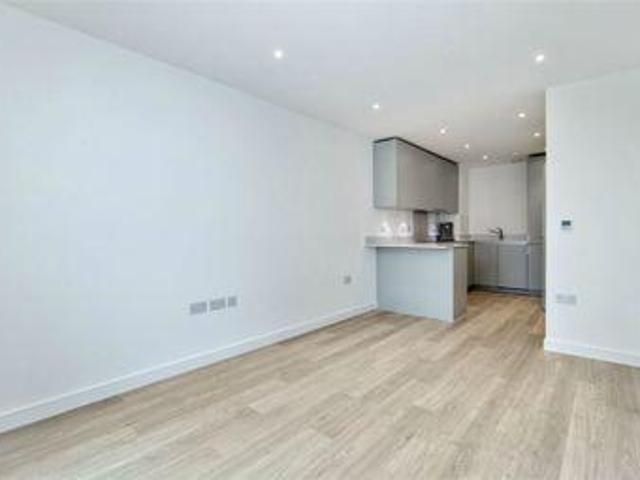 1 Bedrooms Flat for rent in 11 Saffron Central Square, Croydon, Surrey CR0