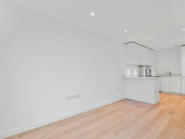 1 Bedrooms Flat for rent in 11 Saffron Central Square, Croydon, Surrey CR0