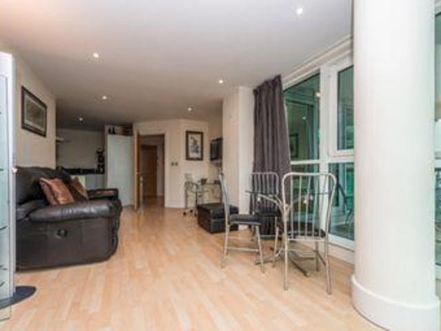1 Bedrooms Flat for rent in 12 St Georges Wharf, London SW8
