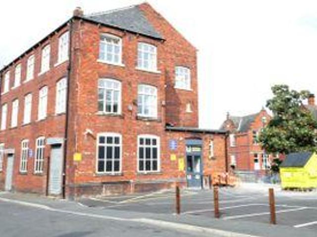 1 Bedrooms Flat for rent in 1 Eyres Terrace, Leeds, West Yorkshire LS12
