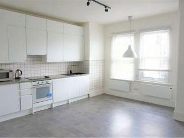 1 Bedrooms Flat for rent in 1 Moreton Road, South Croydon CR2