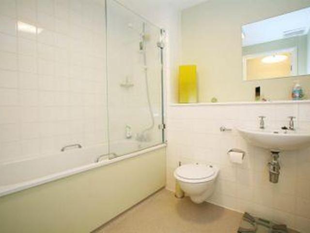 1 Bedrooms Flat for rent in 1 Salamanca Place, Vauxhall, London SE1