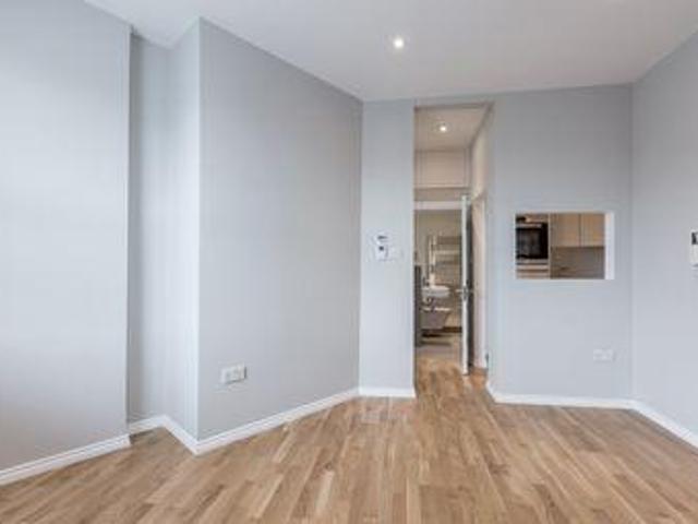 1 Bedrooms Flat for rent in 228, Blythe Road, London W14