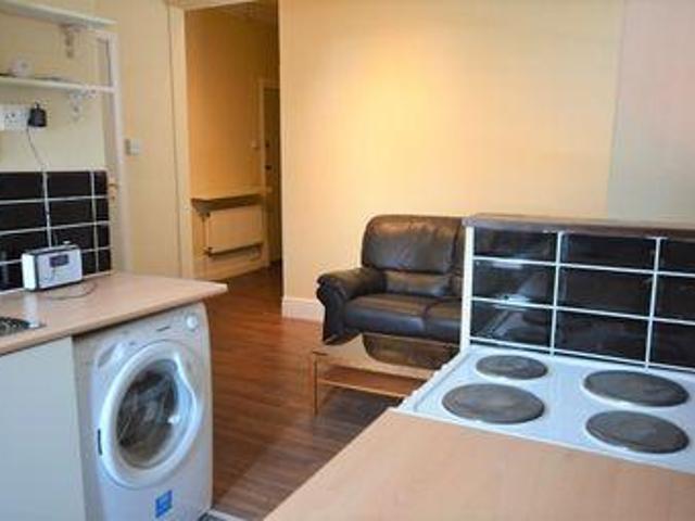 1 Bedrooms Flat for rent in 346 Fosse Road North, Leicester, Leicestershire LE3