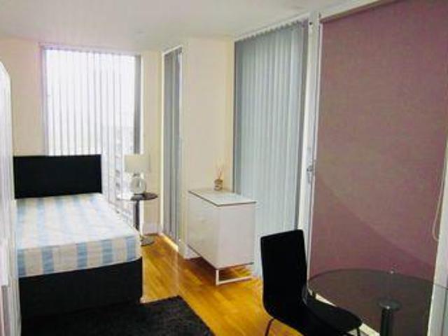 1 Bedrooms Flat for rent in 38 Millharbour, Canary Wharf, London E14