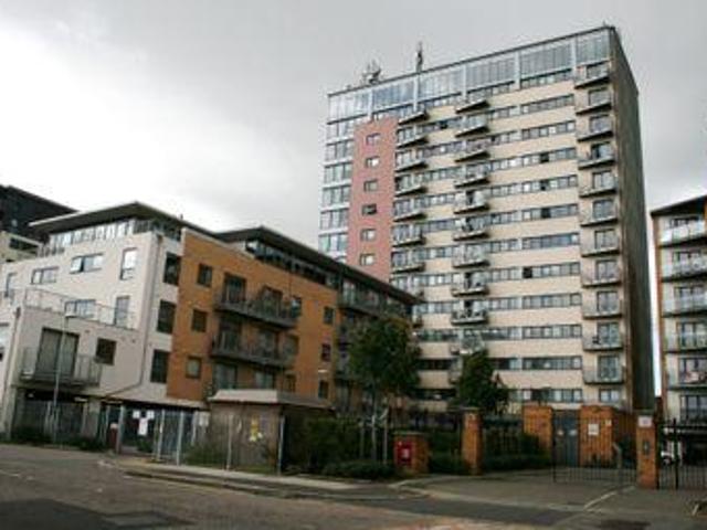 1 Bedrooms Flat for rent in 399 425 Eastern Avenue, Gants Hill IG2