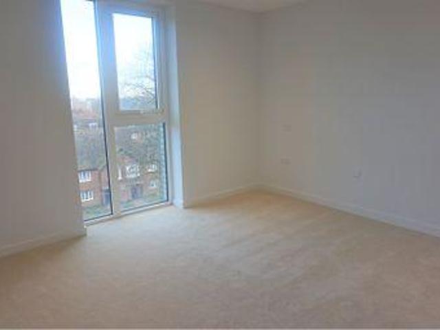 1 Bedrooms Flat for rent in 44 Newnton Close, London N4