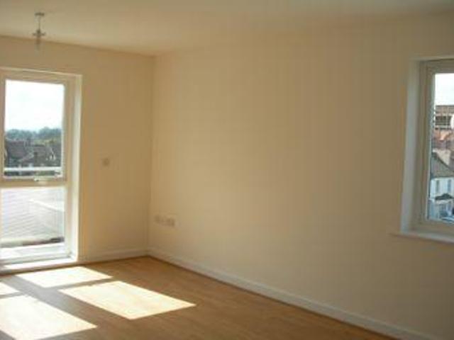 1 Bedrooms Flat for rent in 461 High Road, Ilgord IG1