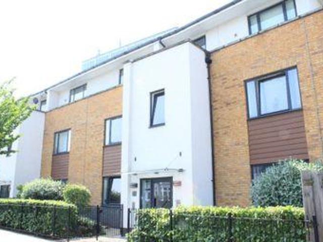 1 Bedrooms Flat for rent in 5 7 Parham Drive, London IG2