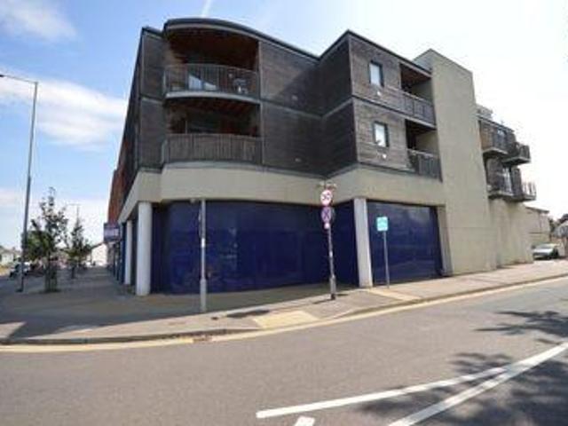 1 Bedrooms Flat for rent in 70 Goldlay Avenue, Chelsmford CM2