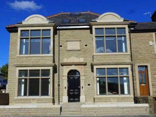 1 Bedrooms Flat for rent in 82 Market Street, Edenfield, Bury BL0