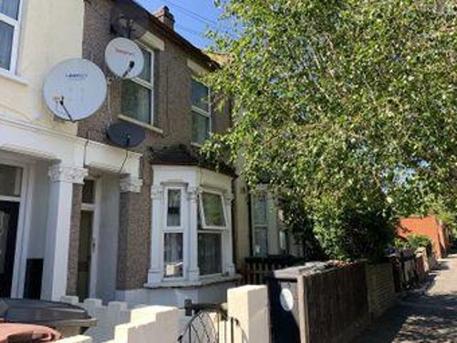 1 Bedrooms Flat for rent in Cobden Road, London, Leytonstone. E11