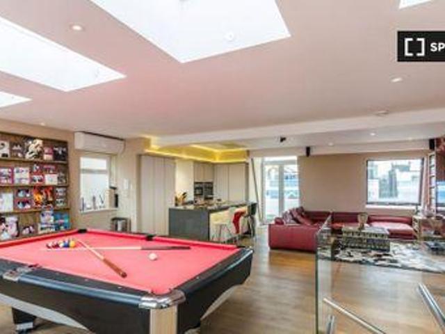 1 Bedrooms Flat for rent in Colville Road, London W11