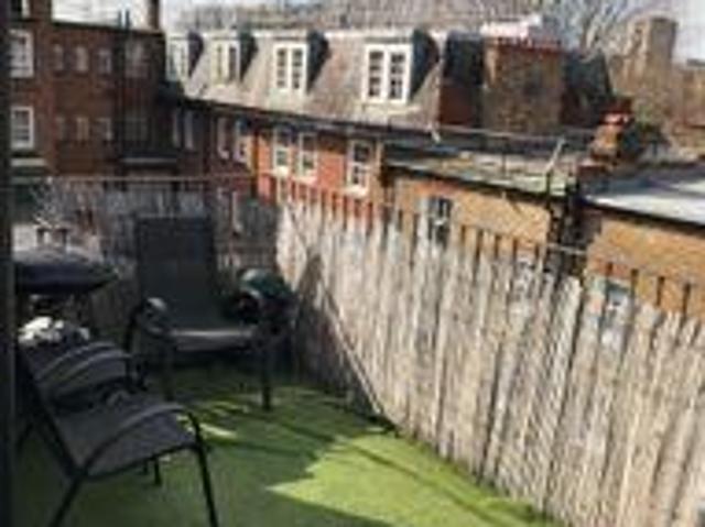1 Bedrooms Flat for rent in Comeragh Road, Barons Court, West Kensington W14