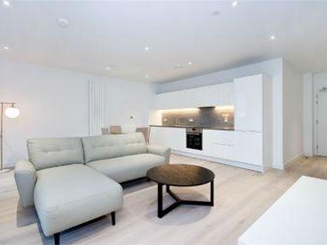 1 Bedrooms Flat for rent in Commodore House, 8 Admiralty Avenue E16