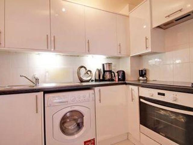 1 Bedrooms Flat for rent in Commercial Road, Aldgate E1
