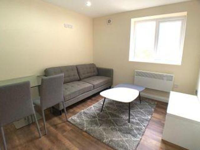 1 Bedrooms Flat for rent in Commercial Road, Leeds LS5