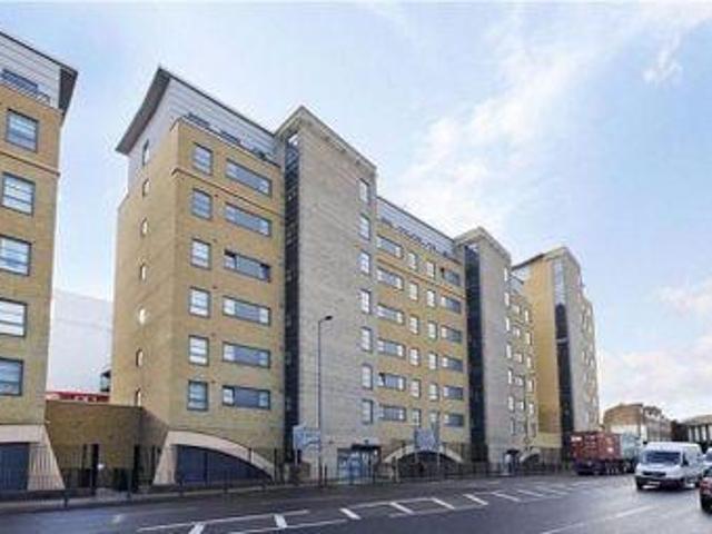 1 Bedrooms Flat for rent in Commercial Road, London E14