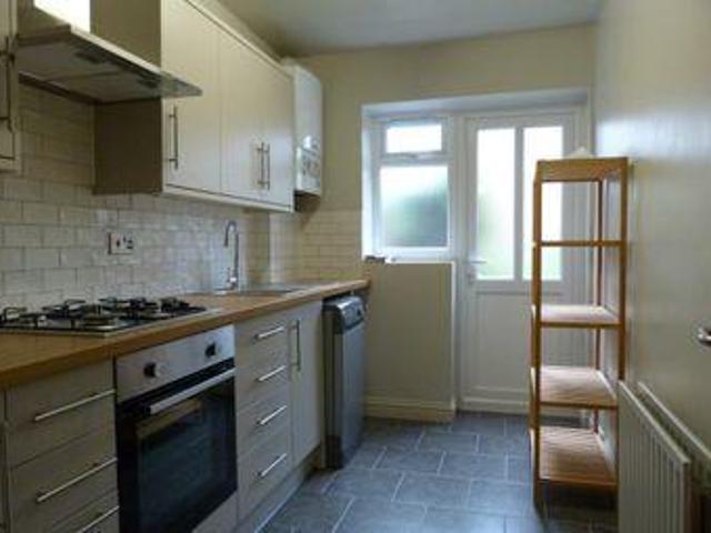 1 Bedrooms Flat for rent in Coningham Road, Shepherds Bush W12