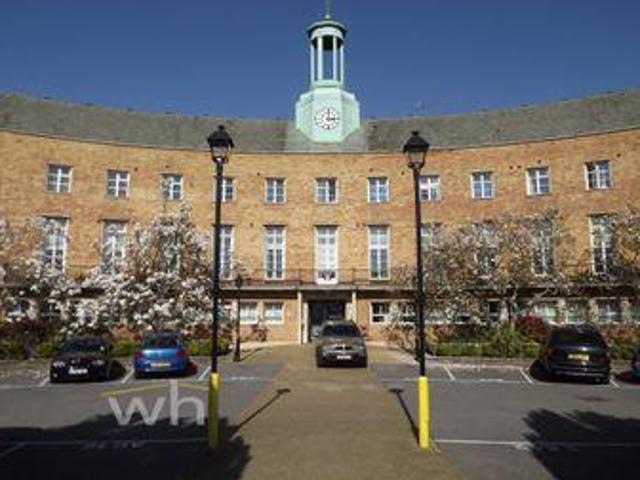 1 Bedrooms Flat for rent in Constable Close, Friern Barnet N11
