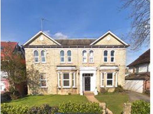 1 Bedrooms Flat for rent in Coombe Lane, London SW20