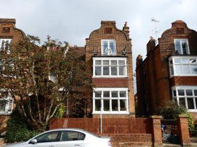 1 Bedrooms Flat for rent in Cadogan Road, Surbiton KT6