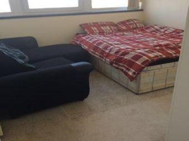 1 Bedrooms Flat for rent in Calderwood Street, Woolwich SE18