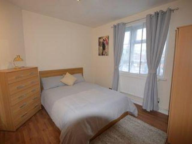 1 Bedrooms Flat for rent in Calvert House, White City W12