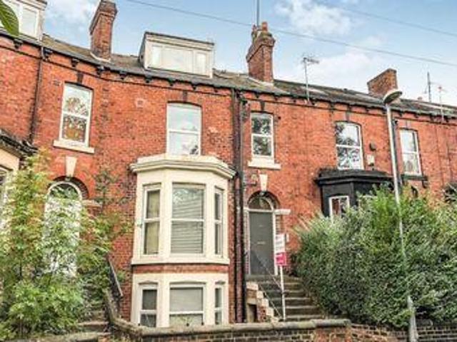 1 Bedrooms Flat for rent in Cambrian Terrace, Holbeck, Leeds LS11