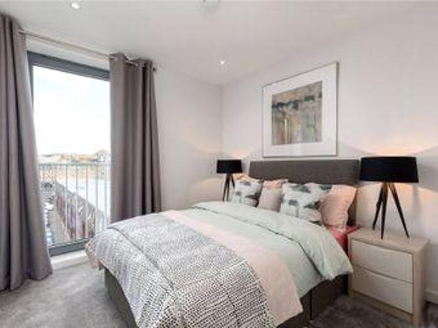 1 Bedrooms Flat for rent in Canal Walk, Edinburgh, Midlothian EH3