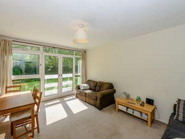 1 Bedrooms Flat for rent in Carlton Drive, Putney SW15